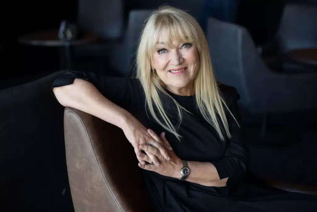 Jaana Saarinen: Suomalaisen Näyttelijälegendan Ura